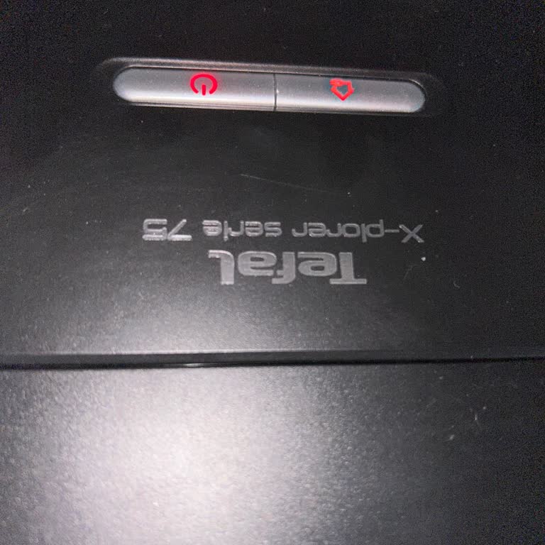 Tefal 75 Series Robot Vacuum Shows Red Light and Stops Working - Xolvie