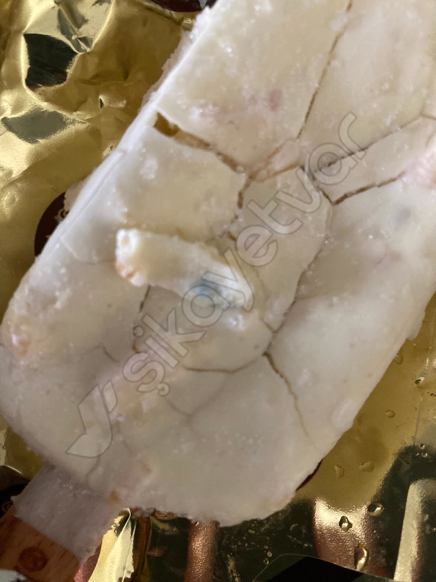 Magnum Mini Pack Contained Expired and Moldy Ice Cream - Xolvie