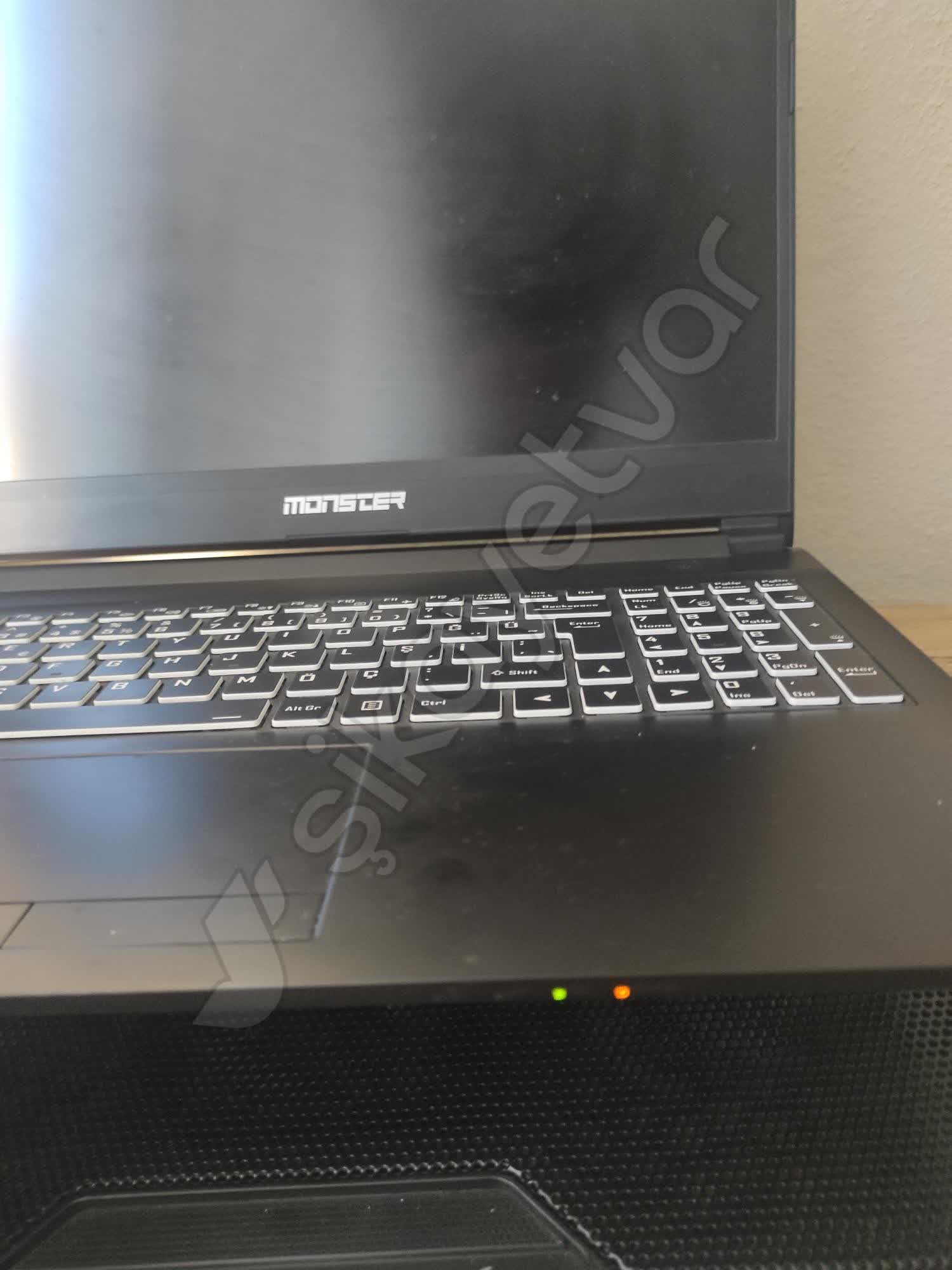 Monster Notebook Abra A5 V17.2 Won’t Turn On Despite Indicator Lights - Xolvie