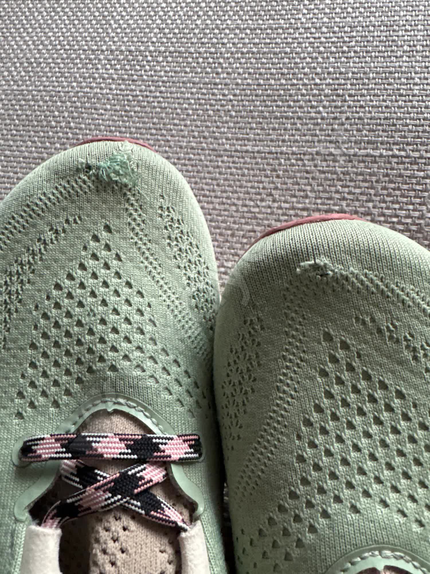 Asics Gel-Nimbus 25 Upper Fabric Worn Out Within 8 Months - Xolvie