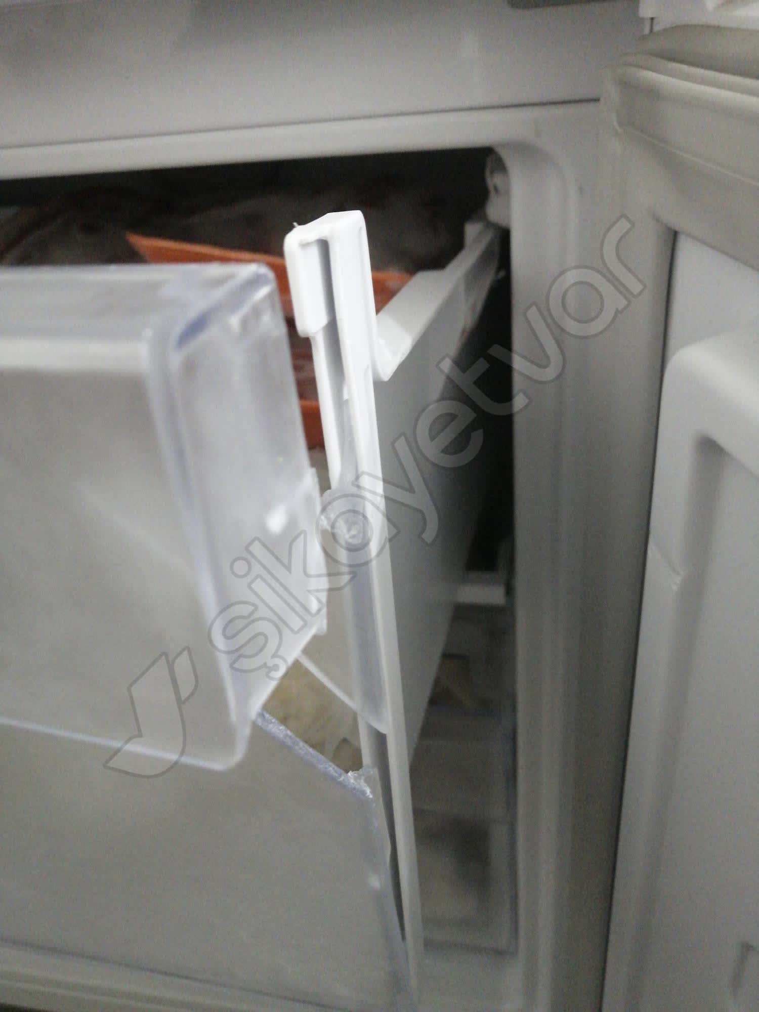 Beko 670482MB Freezer Drawer Breaks Easily Despite Careful Use - Xolvie
