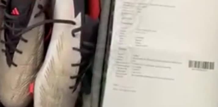 Adidas Profesyonel Predator Krampon İlk Maçtan Uç Burun Kısmı Açıldı ...