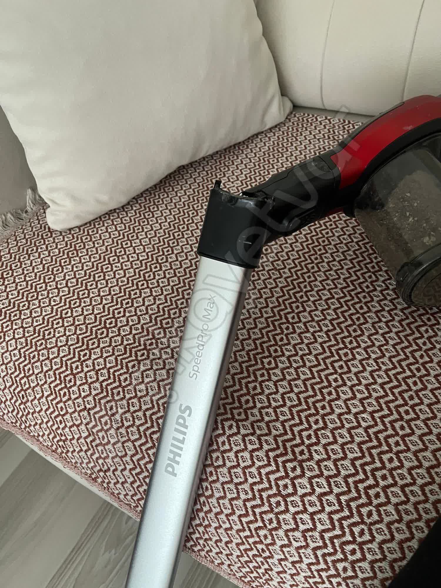 PHILIPS Ev Aletleri Kalitesiz Ürün: Süpürgenin Plastik Aksamı Kolayca ...