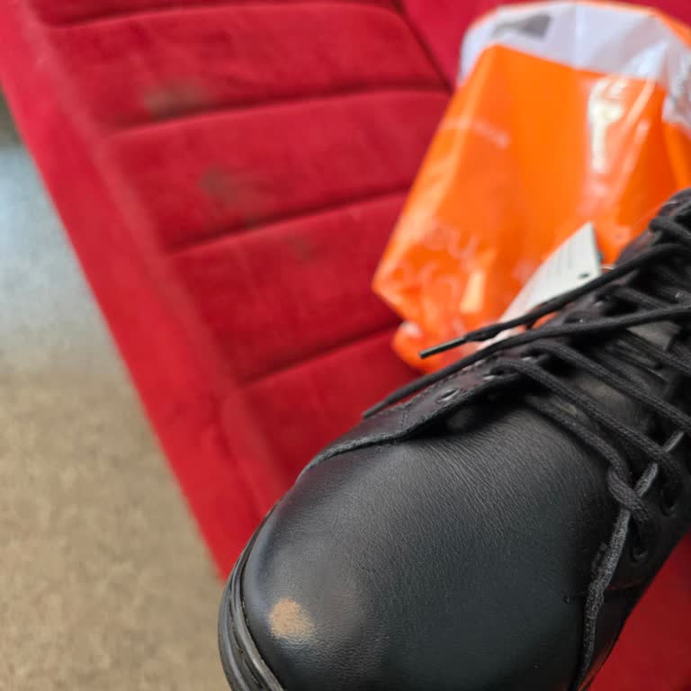 FLO Ayakkabı FLO 1 Alana 1 Bedava Kampanyasındaki Polo Ayakkabılar Ayağımızı Mahvetti - Şikayetvar