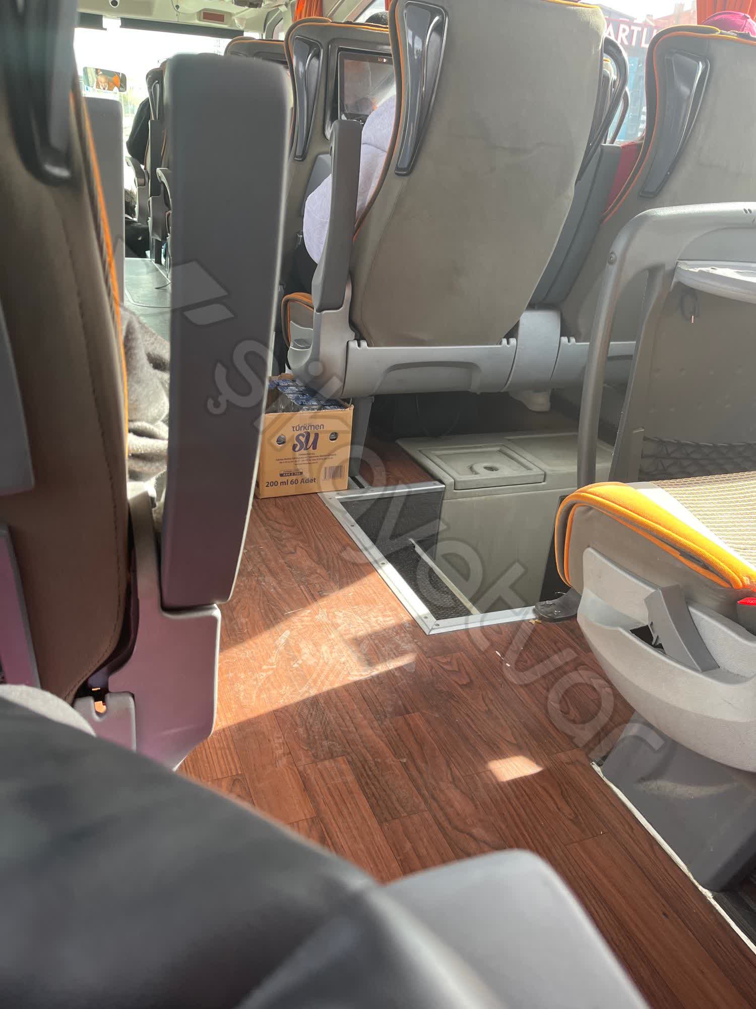 Buzlu Turizm Otobüs Hizmetinde Büyük Aksaklık Ve Gecikme - Şikayetvar