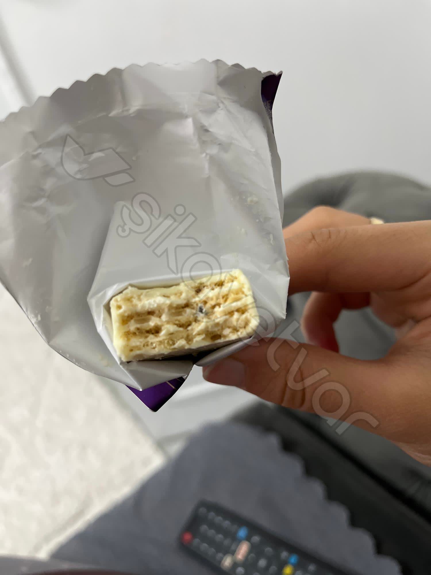 BİM Centro Gofret İçinden Çıkan Siyah Madde Şoku - Şikayetvar