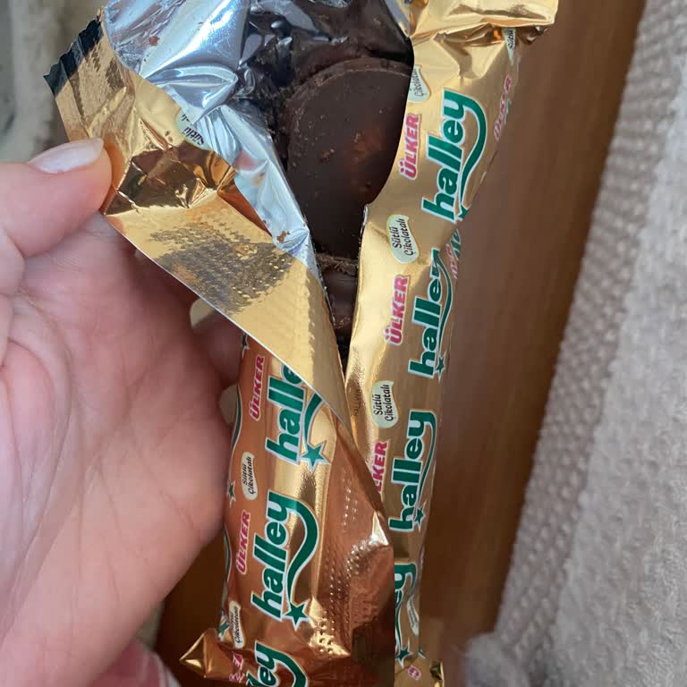 Ülker Isırılmış Ve Bayat Halley Mini Skandalı - Şikayetvar