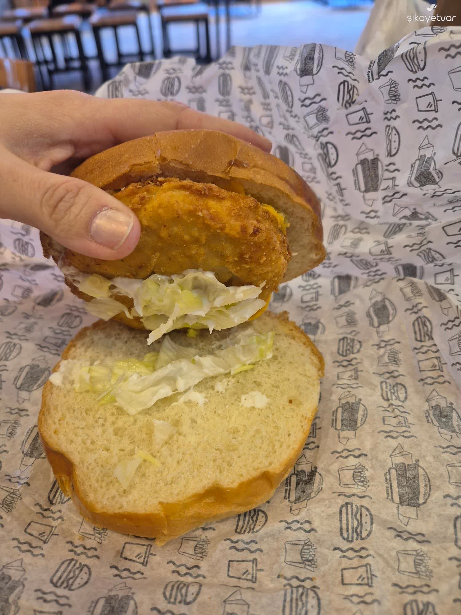 Packet Burger Eksik Malzemeli Hamburger Ve Zayıf Müşteri Hizmeti ...