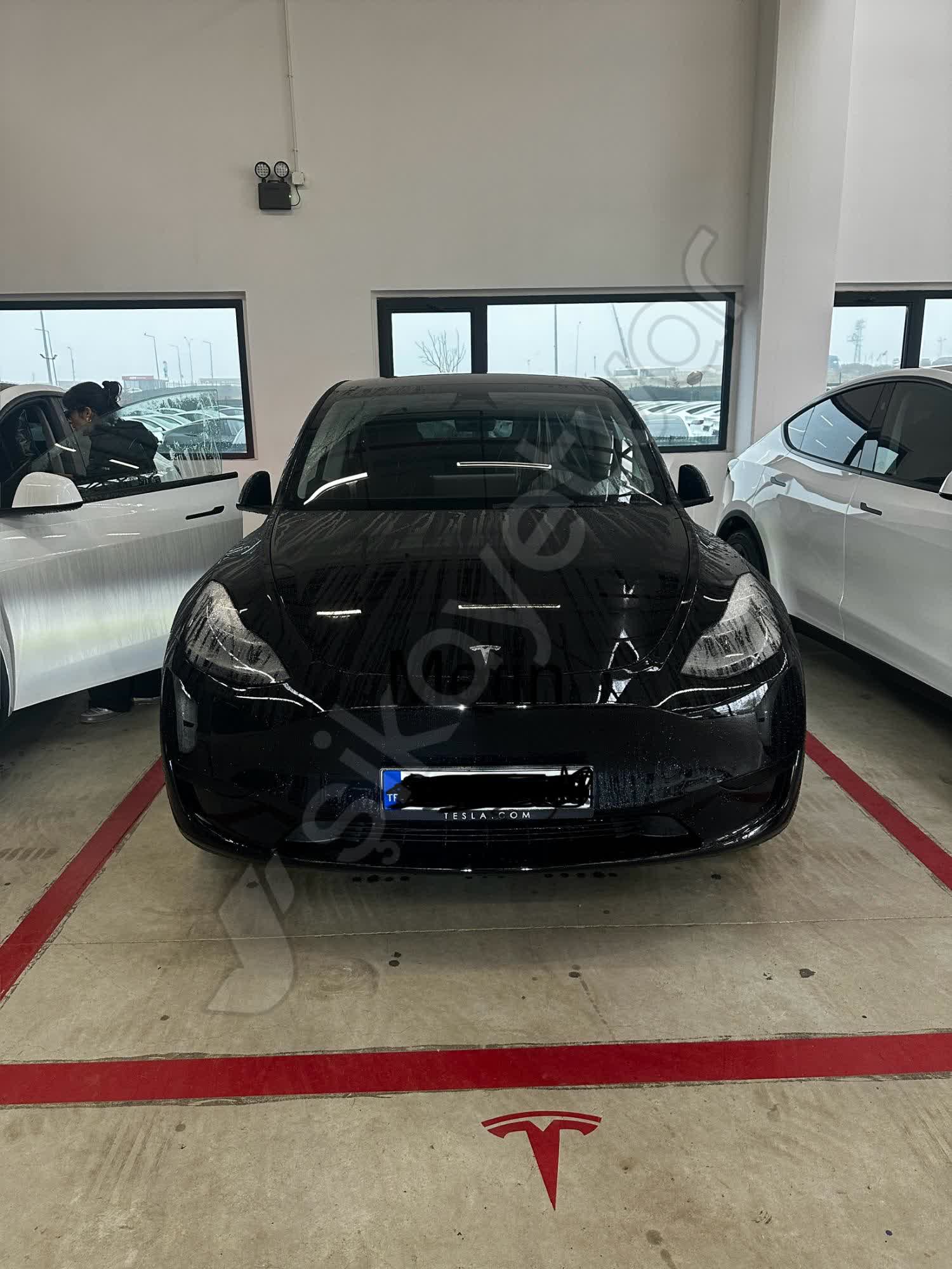 Tesla Delivered with Scratches & Wiper Motor Issue – Poor Quality ...