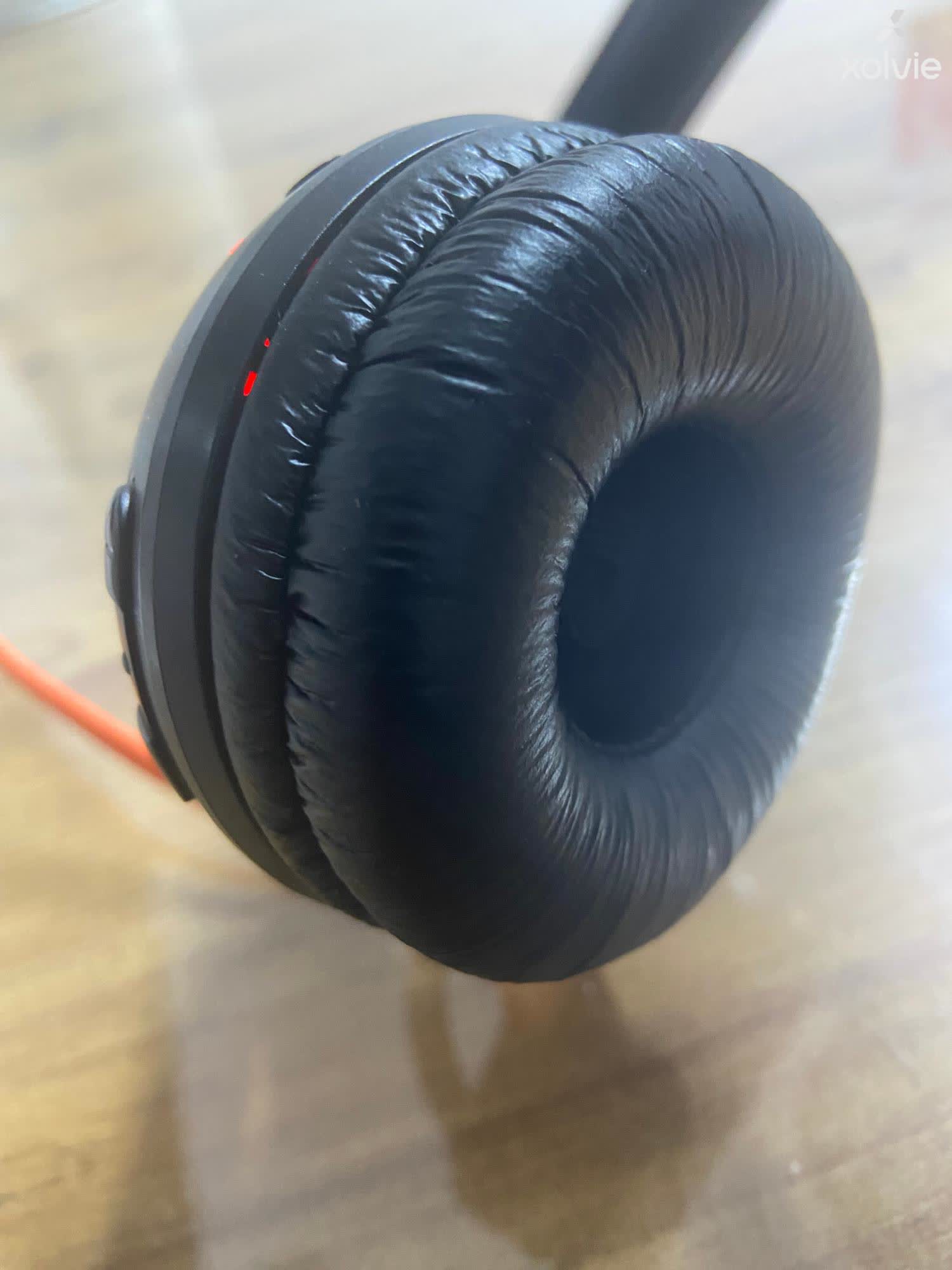 JBL 520BT – Static Noise & Gap Issue On Right Side - Xolvie