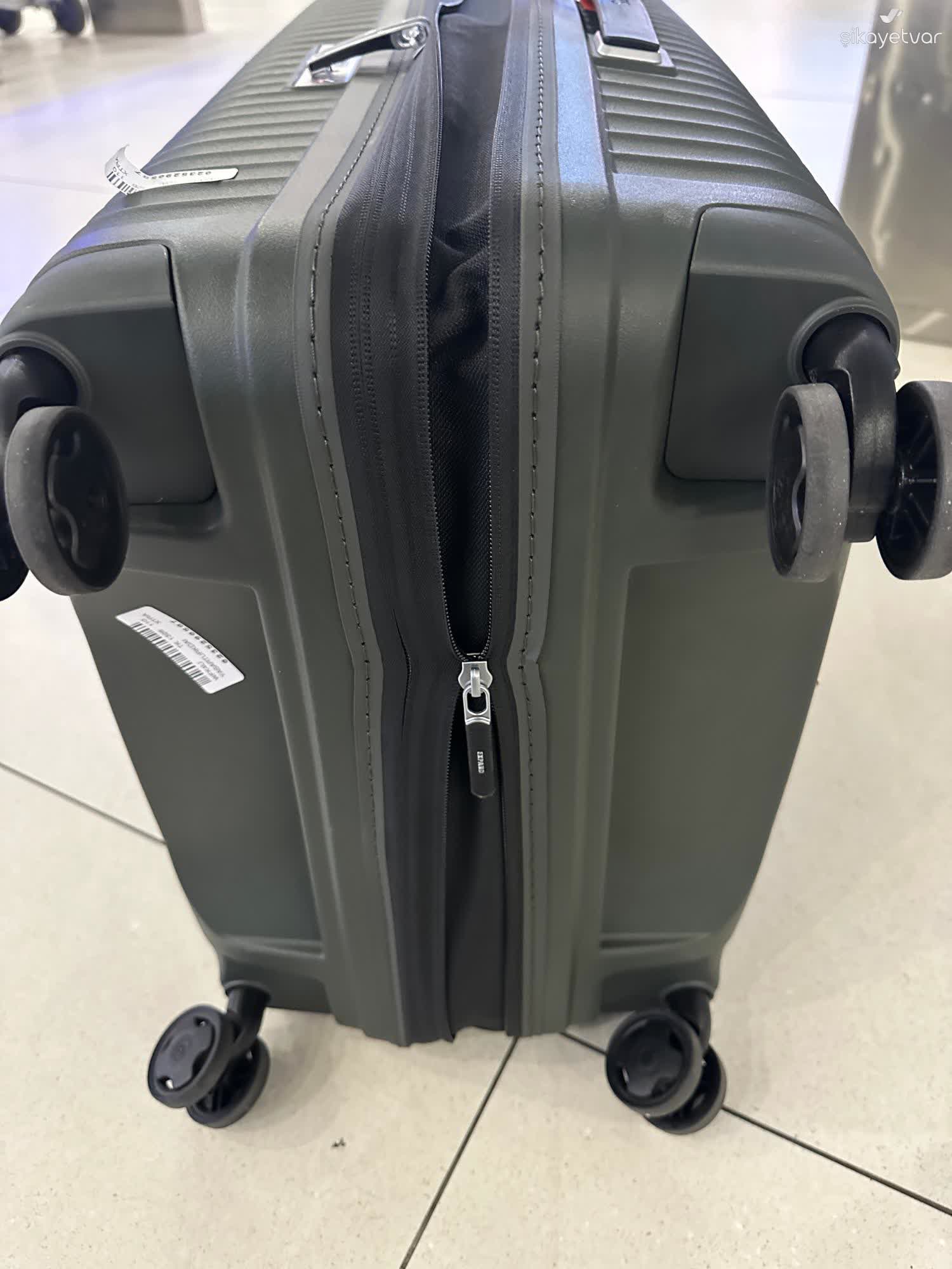 İlk Kullanımda Hayal Kırıklığı: Samsonite Bavul Sorunu - Şikayetvar