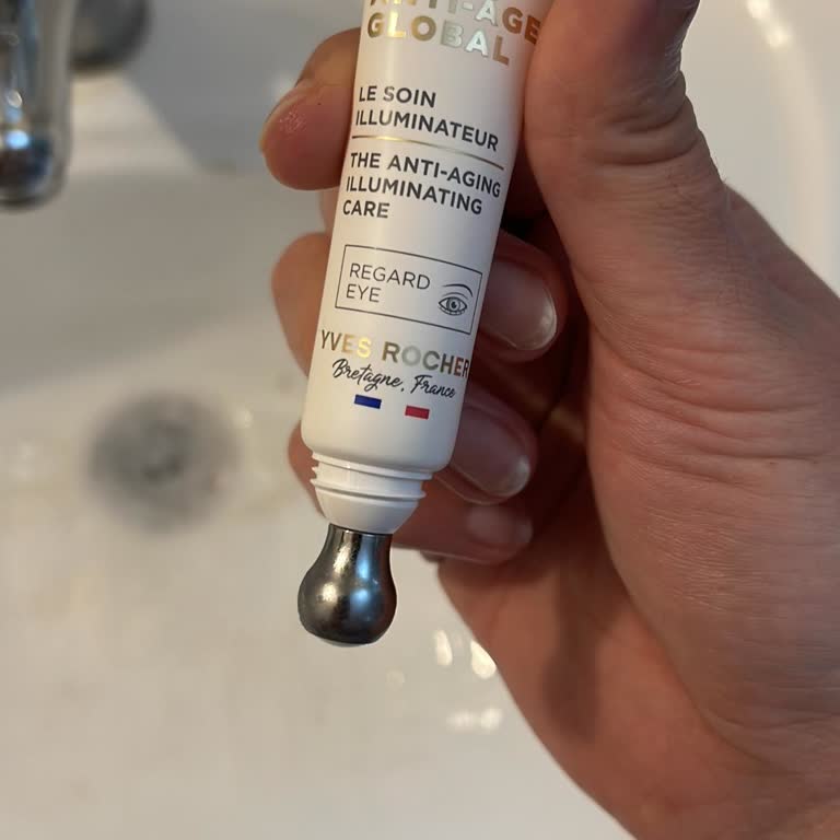 Yves Rocher Anti-Age Global Eye Cream Caused Swelling, Itching, and Eye ...