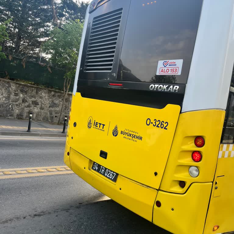 İETT Otobüsünde Kapıların Tehlikeli Şekilde Açılması Mağduriyet Yarattı ...