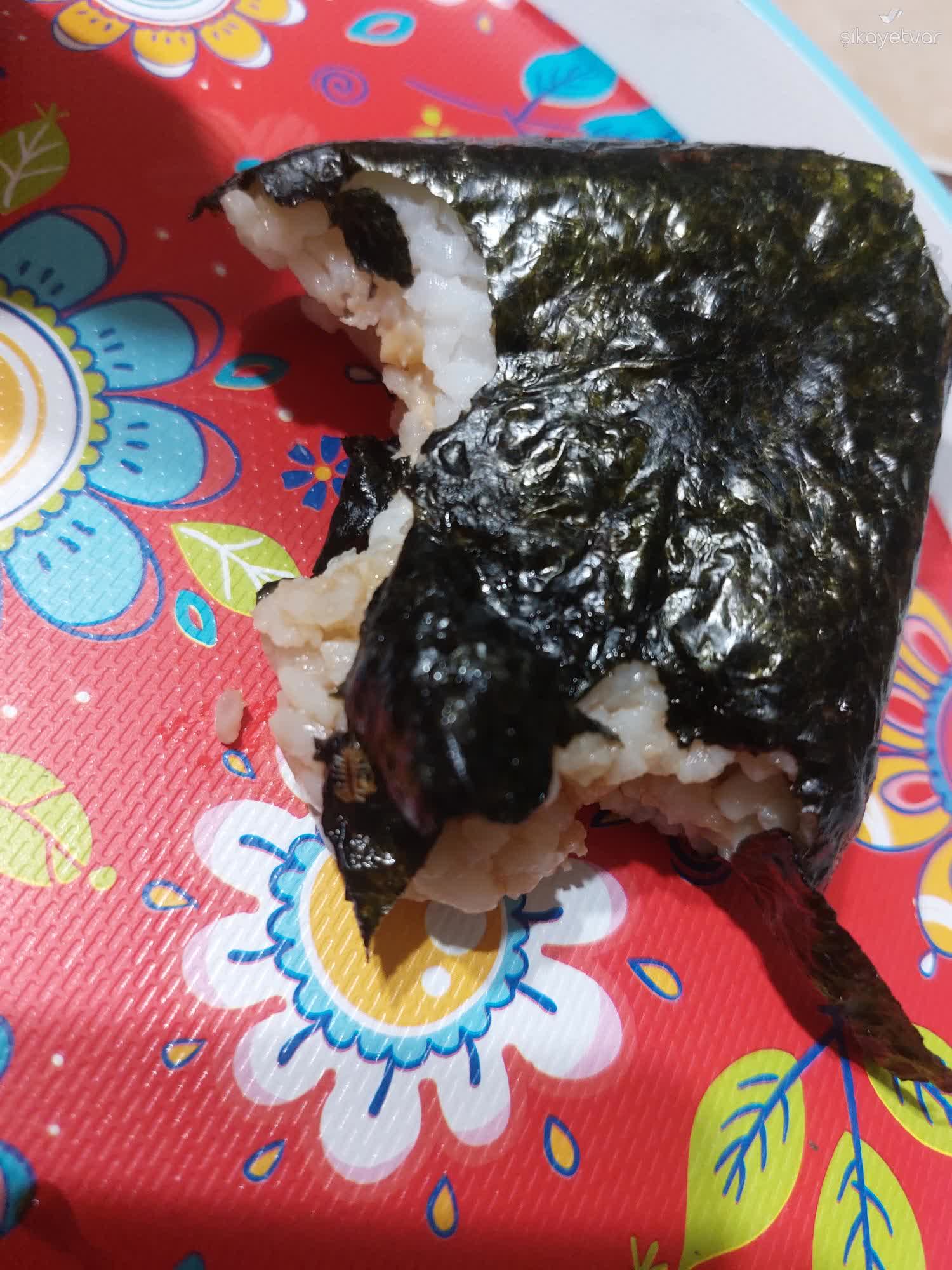 Çözüldü: Sushida Dardanel Karidesli Onigiri Sushi Ürününün İçinden ...