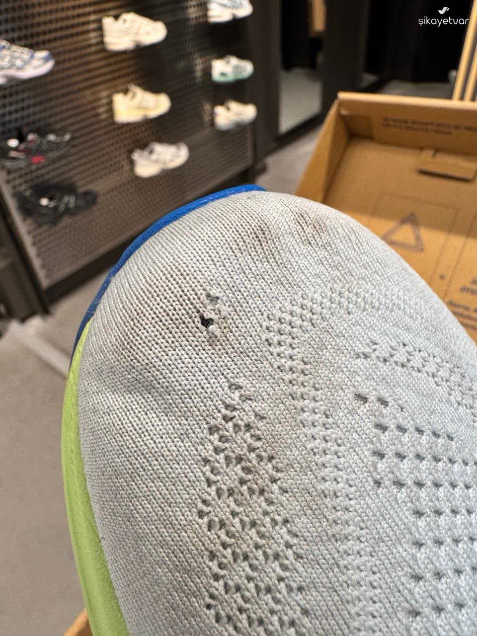 My Asics Gel Nimbus 26 Lite-Show Shoes Tore with Minimal Use - Xolvie