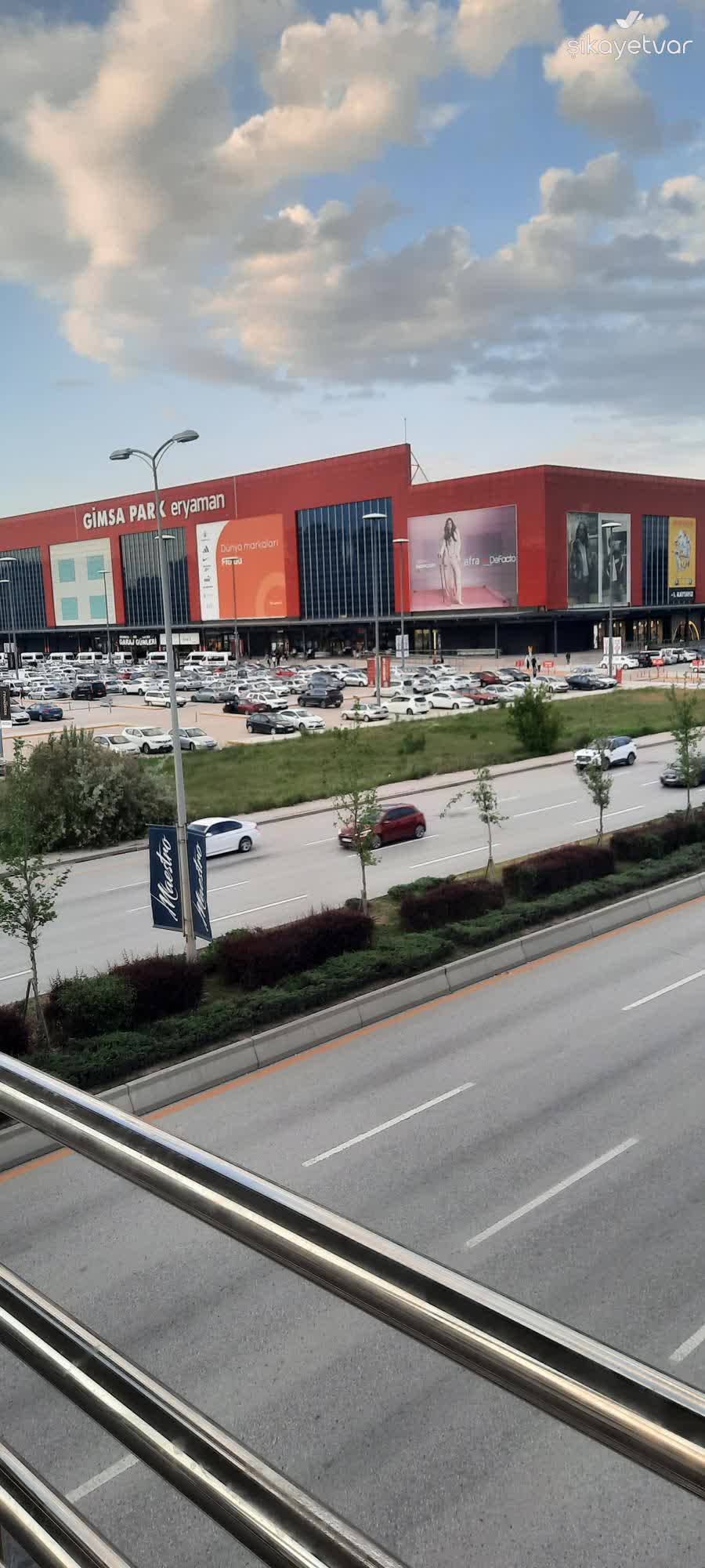 Gimsa Gimsa Eryaman'da Vestiyer Ve Güvenlik Uygulaması Nedeniyle ...