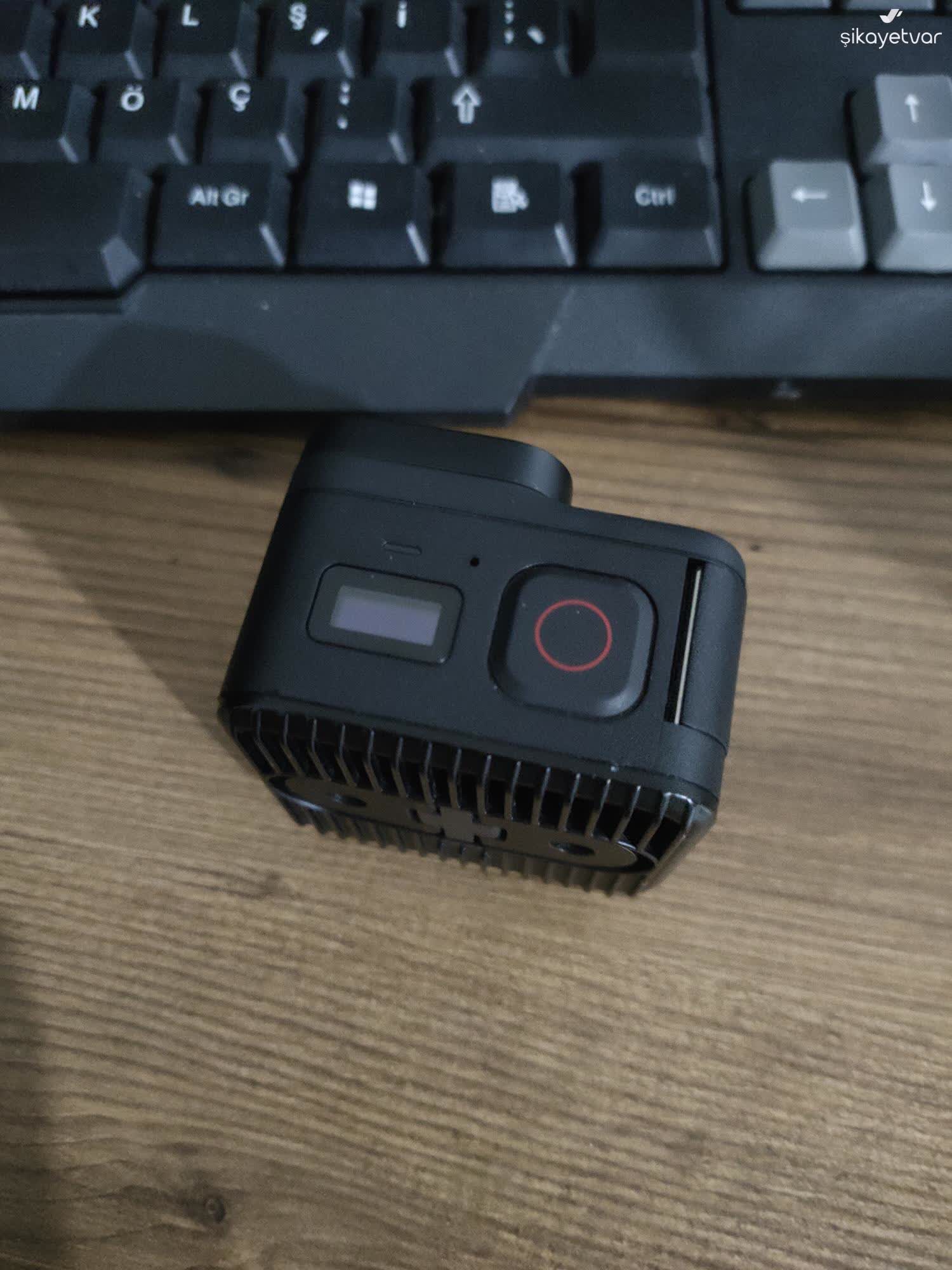 I Regret Buying GoPro Hero 11 Mini: Screen Malfunctioned, No Support ...