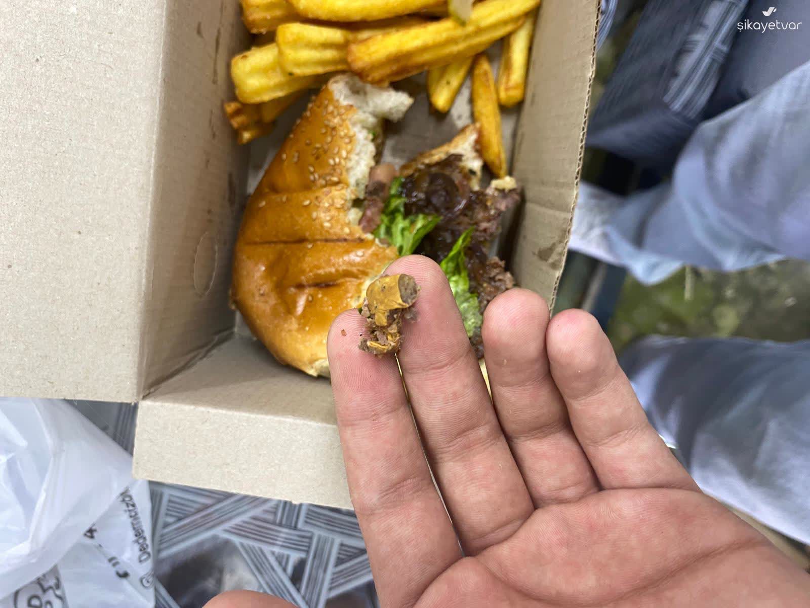 Dedem Kasap Cızbız Burger'den İzmarit Çıktı! - Şikayetvar