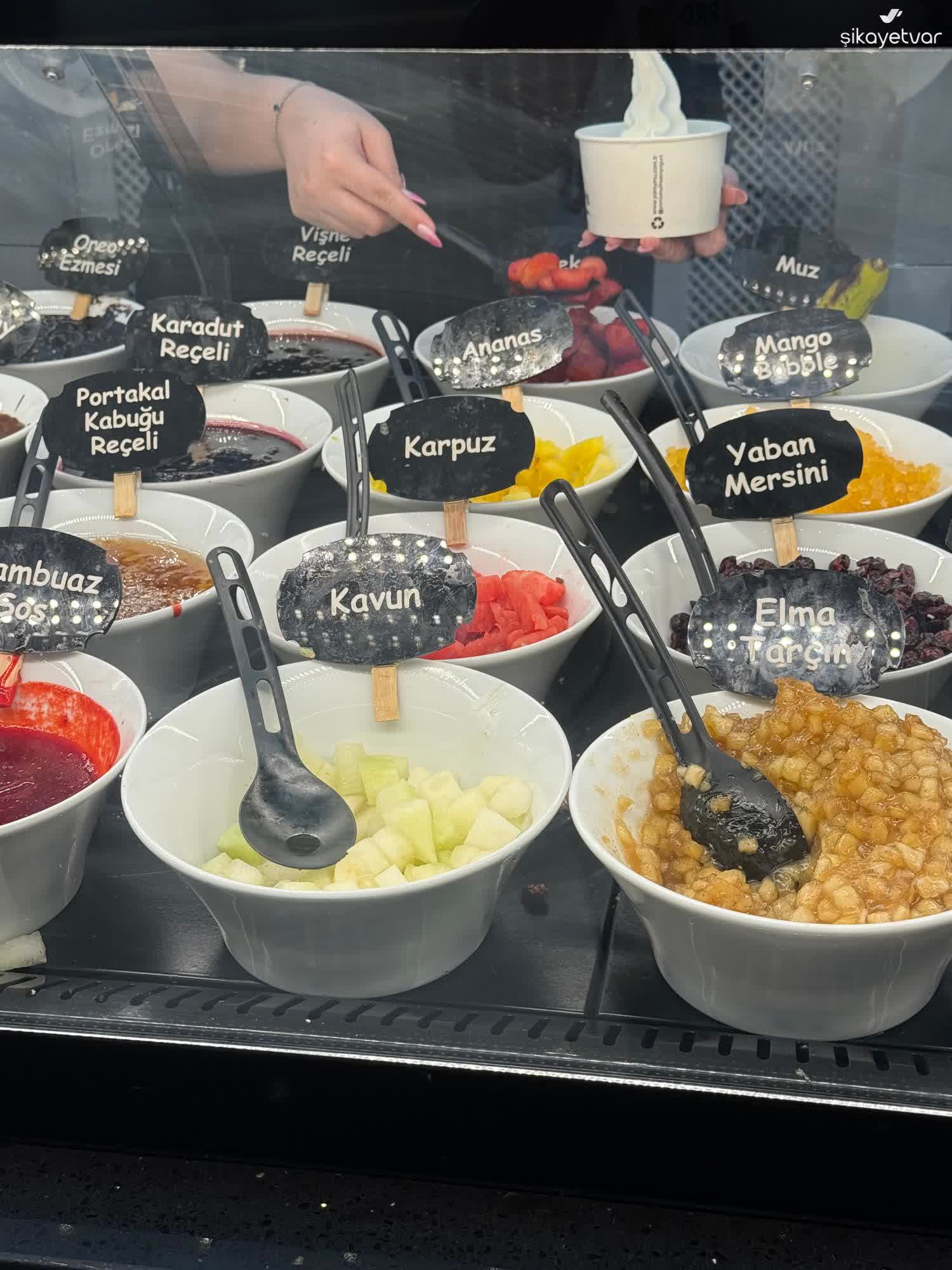Yomumu Frozen Yogurt & More Hijyen Kurallarına Uymayan Personel Ve ...