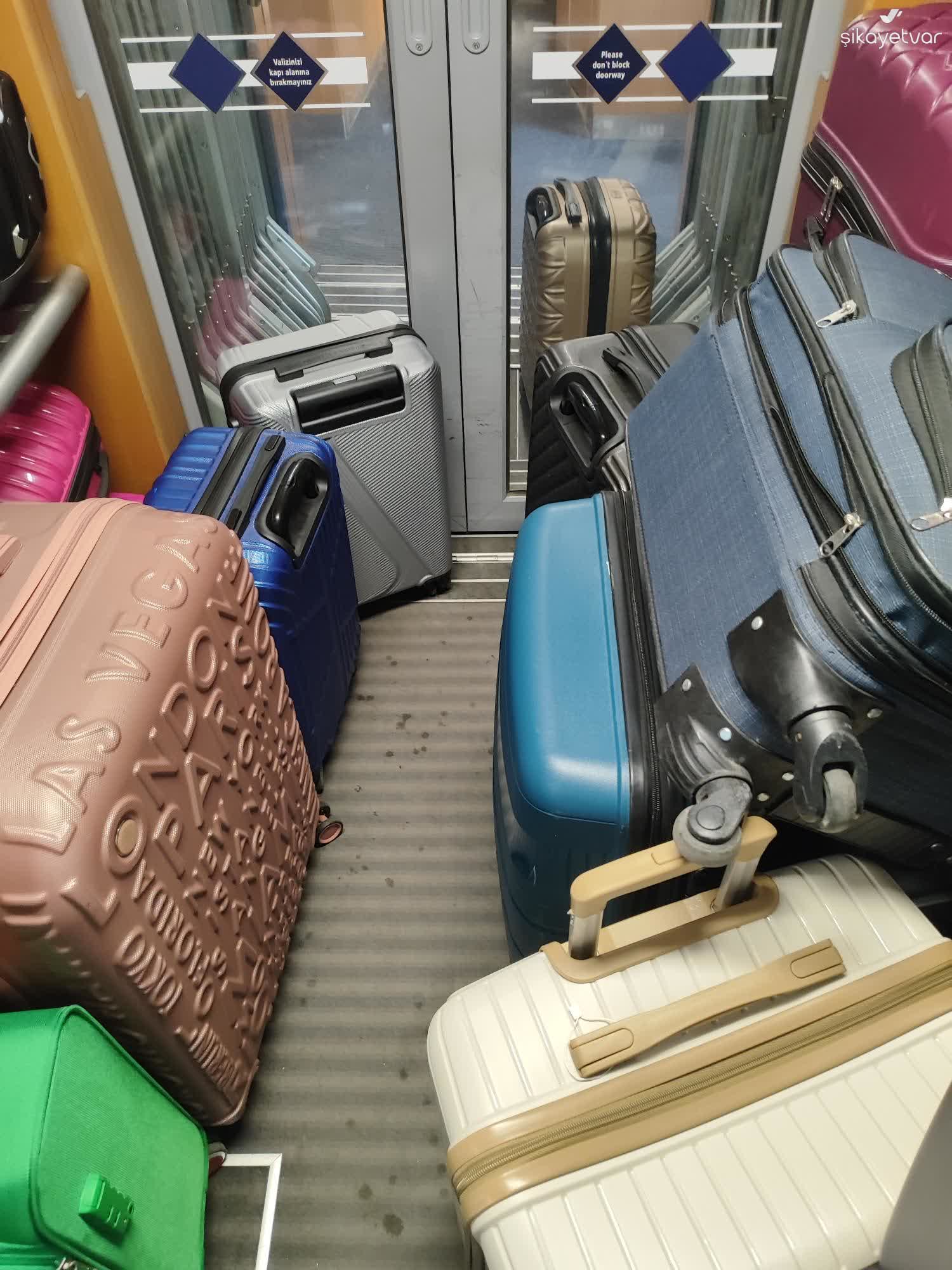 YHT | Yüksek Hızlı Tren Büyük Boy Bavul Ücreti Ödedim, Valizim Yine ...