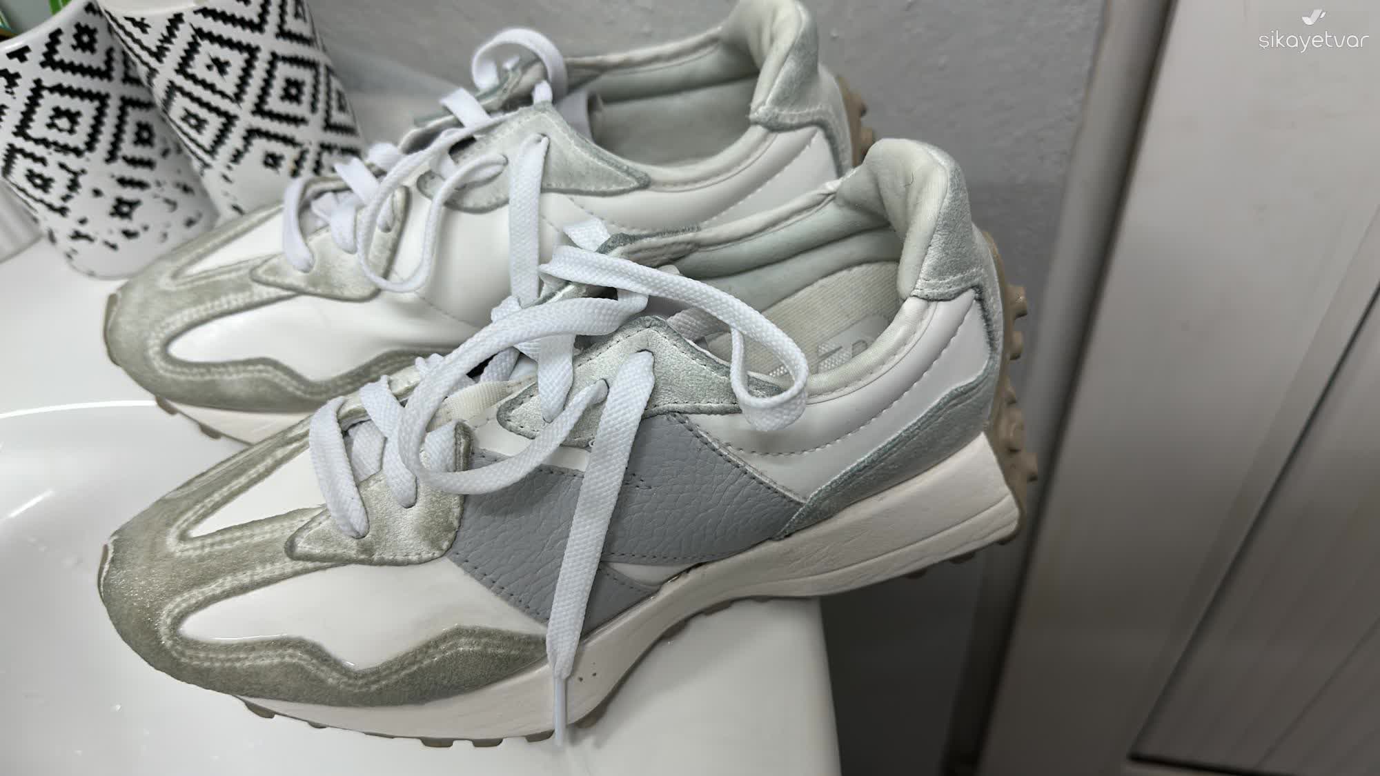 I Face Color Bleeding Issue on My New Balance Lifestyle Women’s Shoes ...