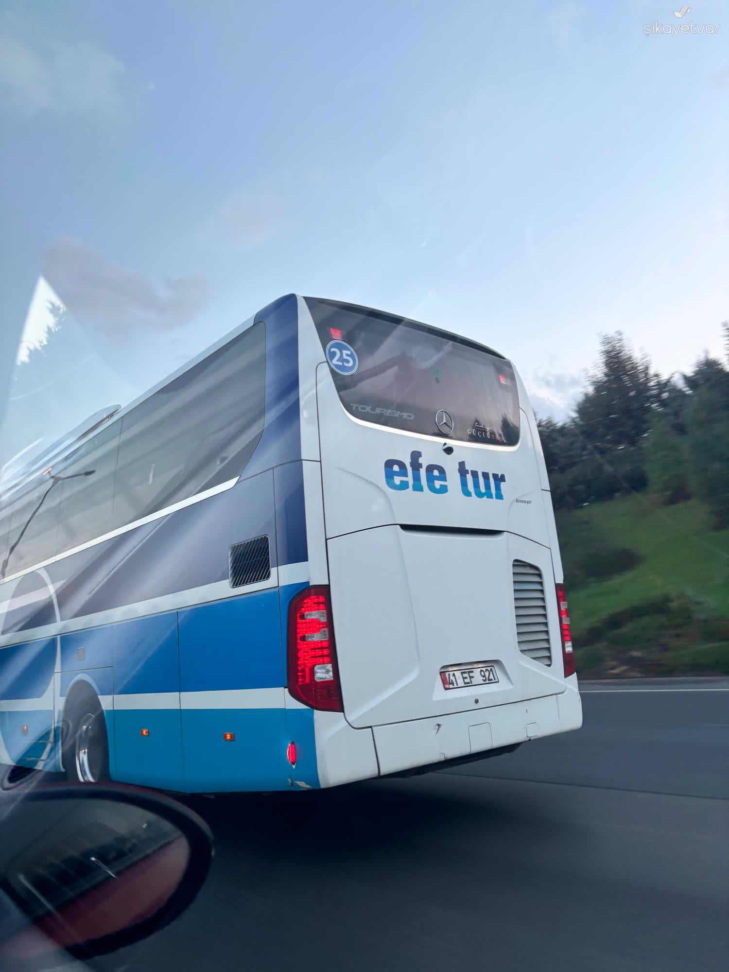 Efe Tur Ani Şerit Değiştiren Otobüs Ölümle Burun Buruna Getirdi ...