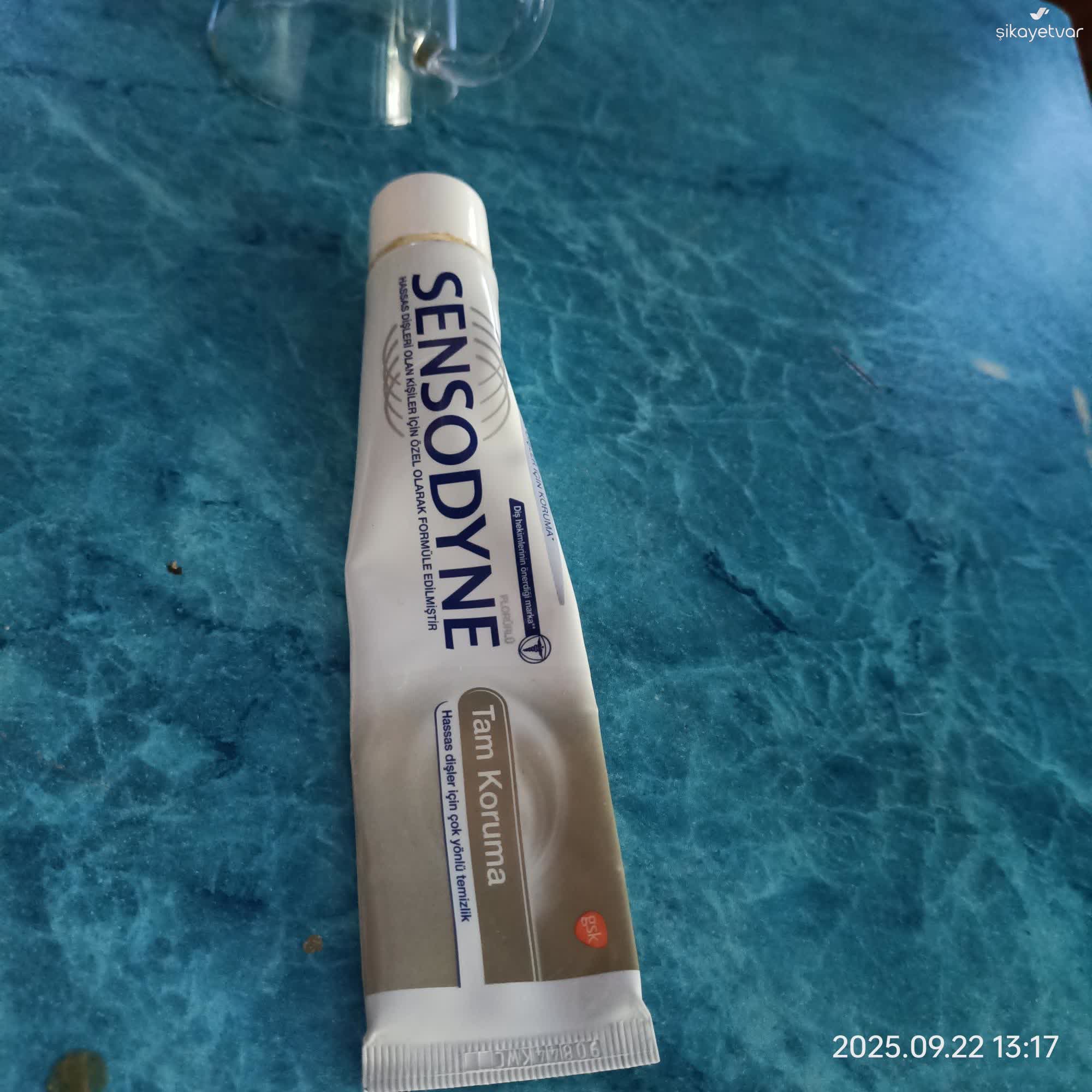 Sensodyne Toothpaste Caused Gum Bleeding and Bad Taste - Xolvie