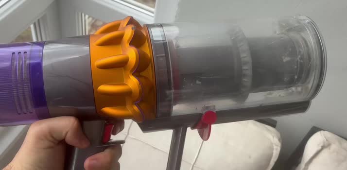 Dyson V15 Motor Failure- Service Demands Payment - Xolvie