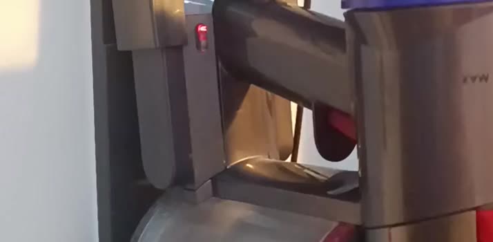 Dyson Rechargeable Vacuum Battery Failure Right After Warranty Expires ...