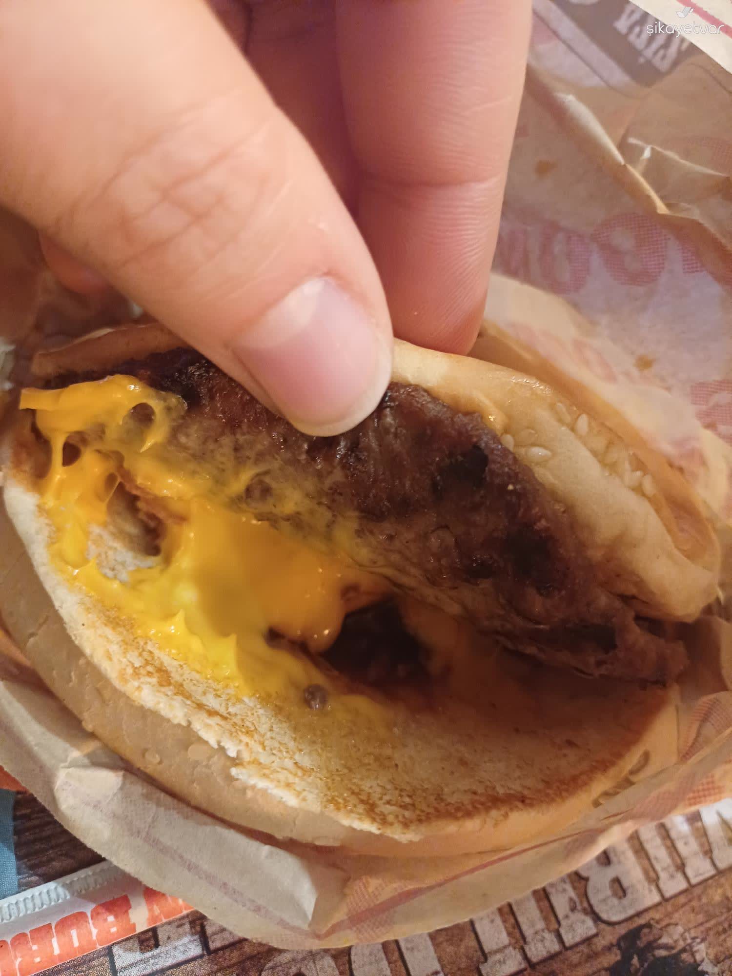 Çözüldü: Saloon Burger Kavurmasız Burger Ve İçecek Sorunuyla Hayal ...