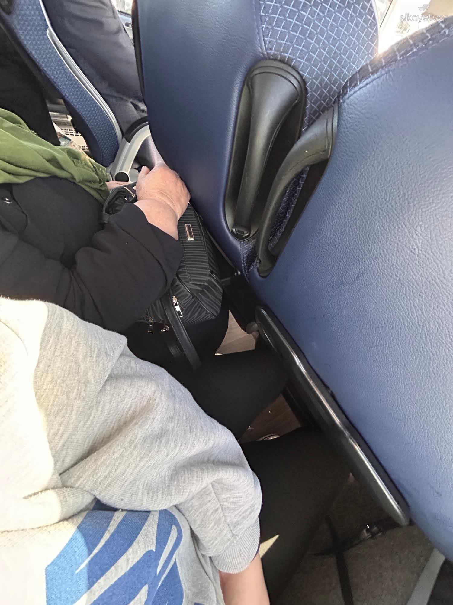 Efe Tur Otobüslerinde Konforsuz Yolculuk Ve Yetersiz Klima Deneyimi ...