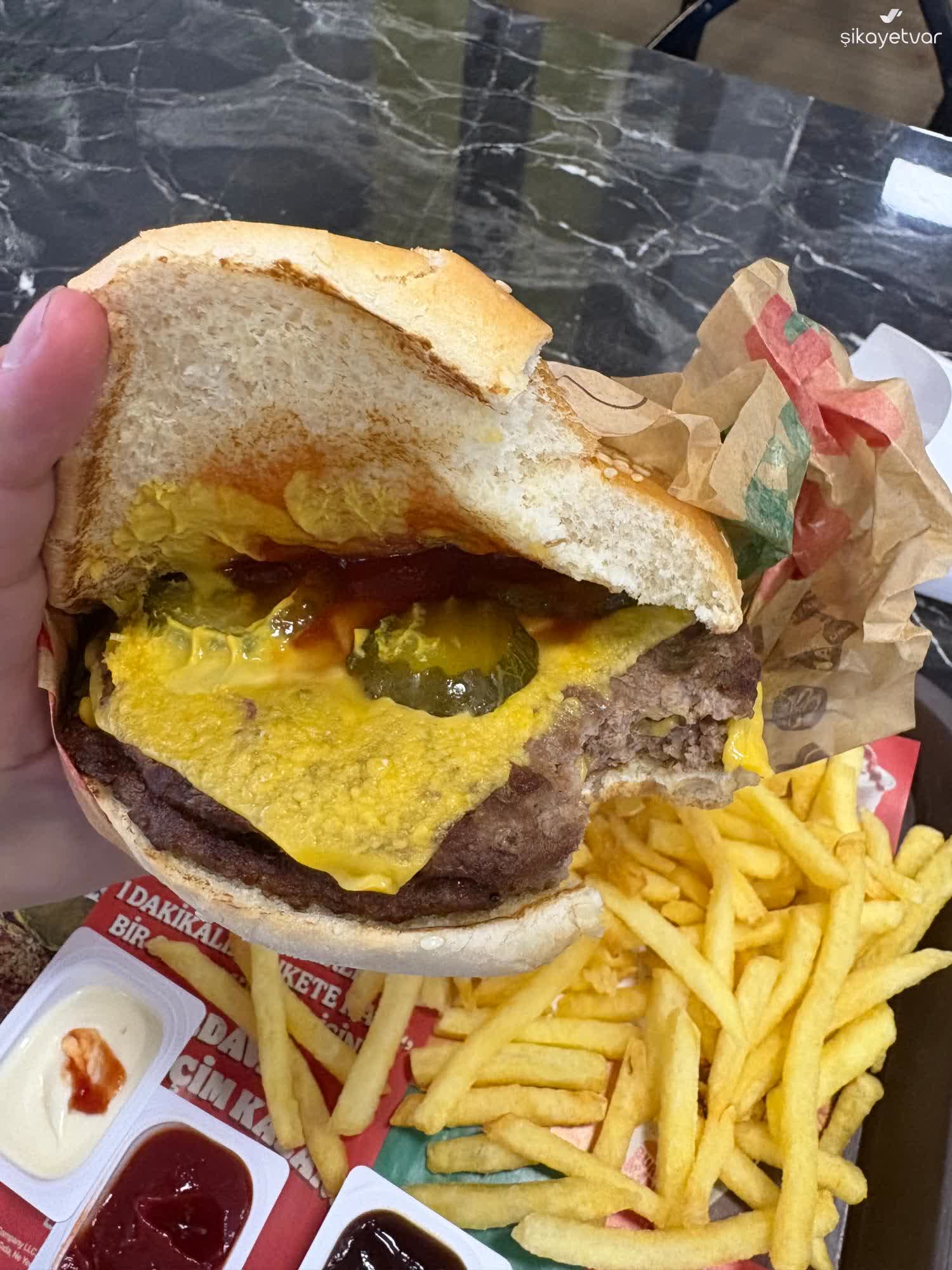 Burger King Mega Double Cheese Menüde Eksik İçerik Ve Beklenti ...