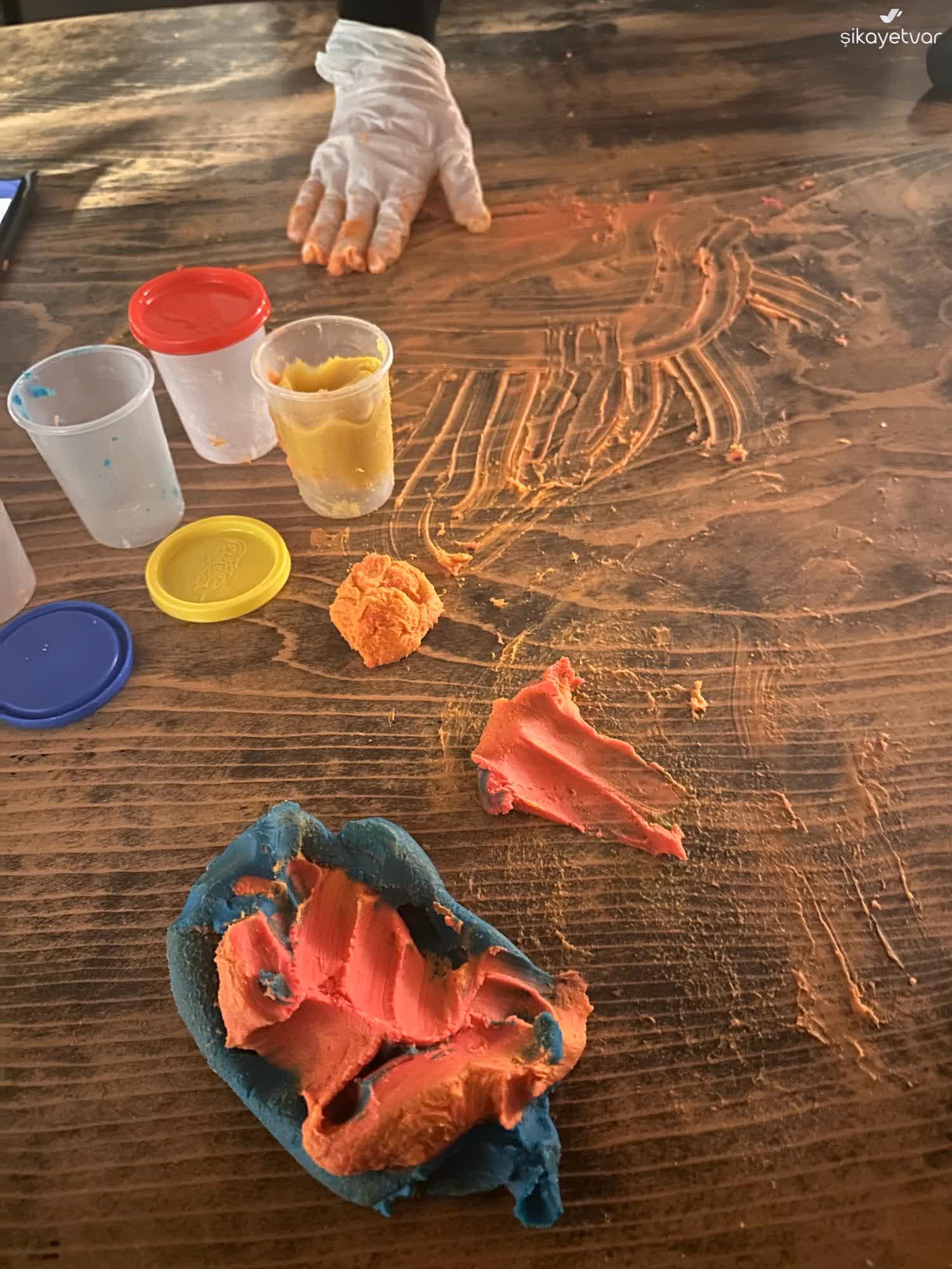 Play-Doh Hot Wheels Bleeding Color and Smelling Bad - Xolvie