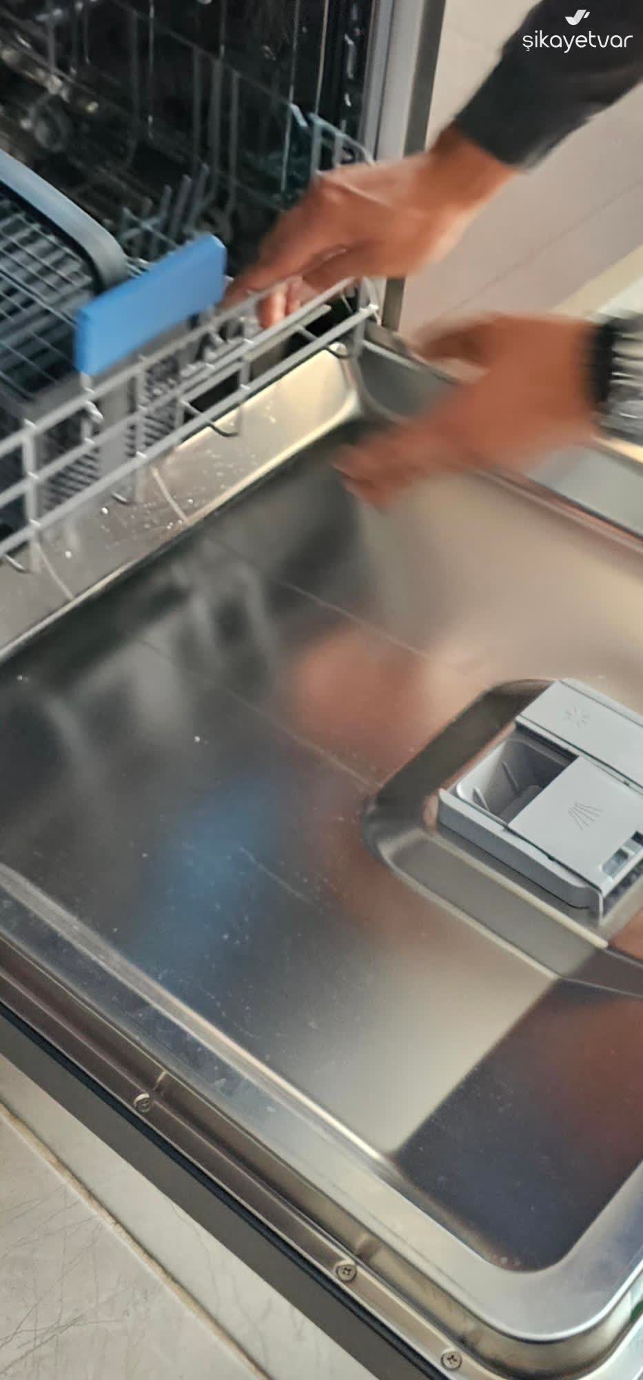 Beko Yeni Alınan Bulaşık Makinesinde Kapak İçinde Su Lekeleriyle ...