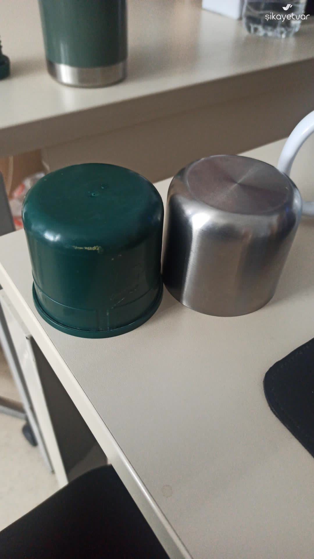Stanley Stenley Termosunun Kapak Ayrılması Ve Renk Solması Hayal ...