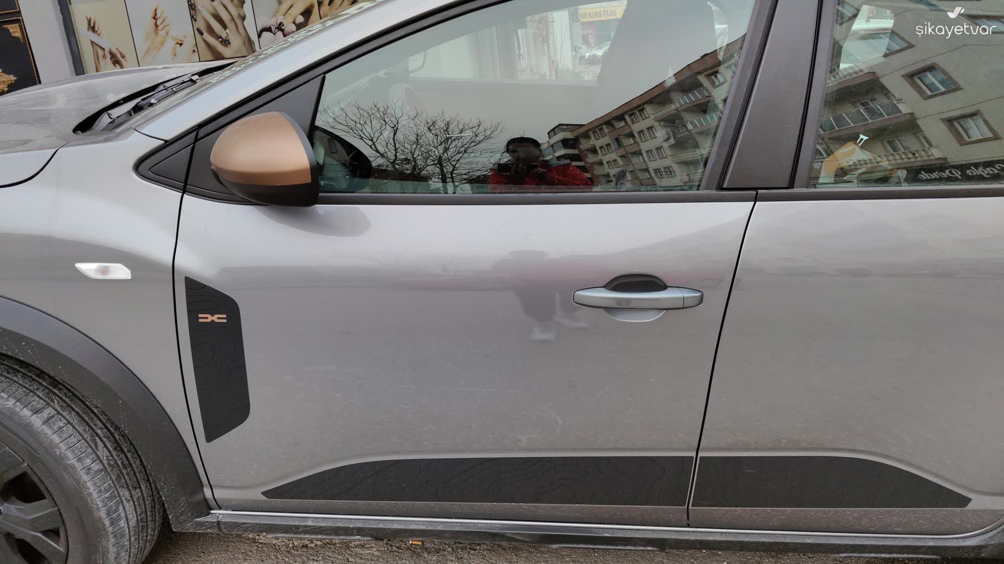 Turkcell Reklamlı Araç Dar Sokakta Çarpma ve Sorumluluk Reddi - Şikayetvar