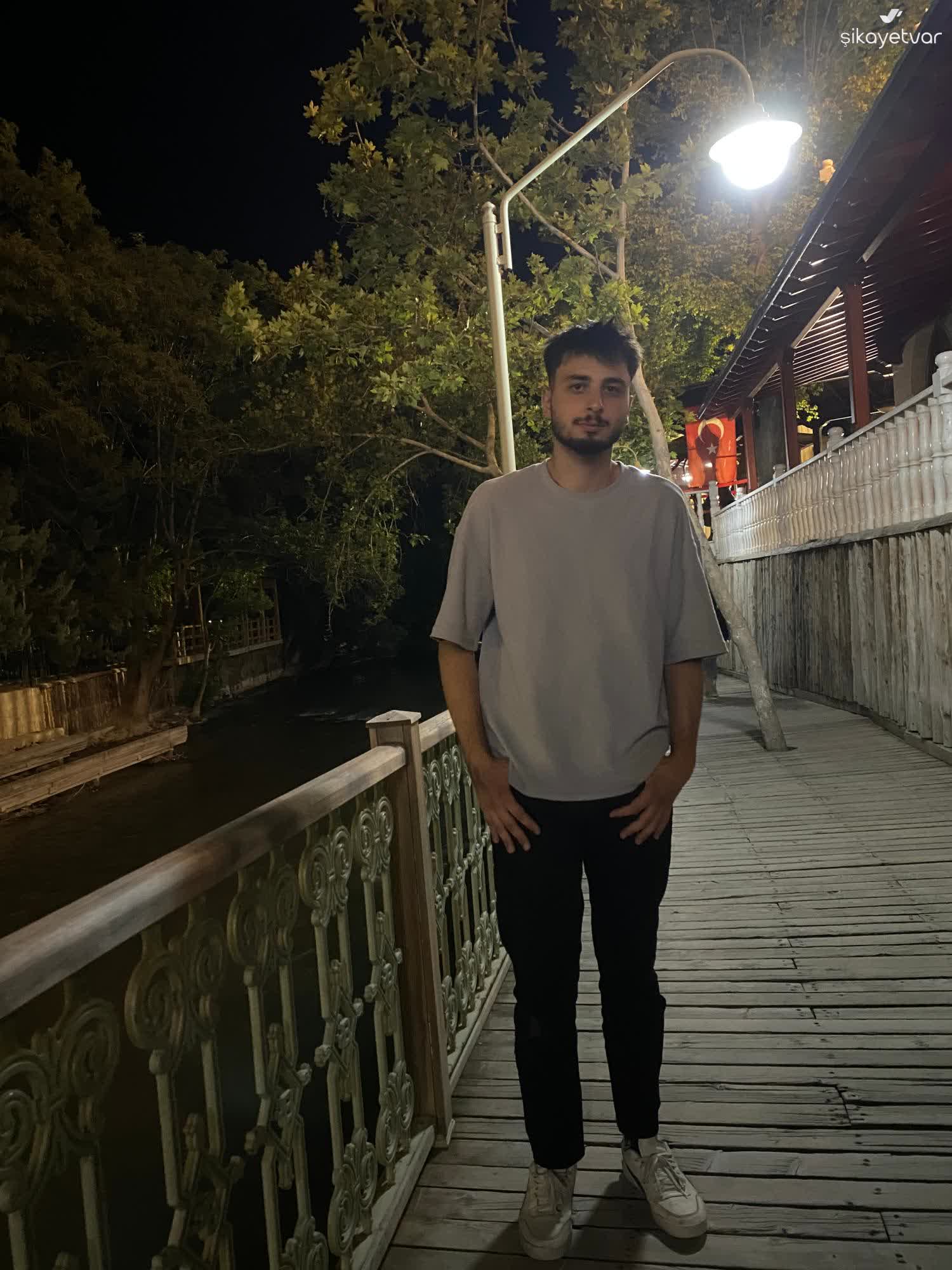 COLIN’S Bir Yıkamada Vücut Bölgesi Yarı Yarıya Küçülen Oversize Tişört ...