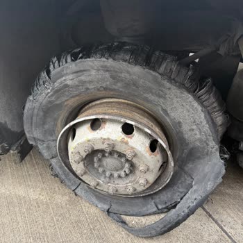 İstyatur Otobüs Lastiği Patlaması Metzingen Outlet Ziyaretini İptal ...