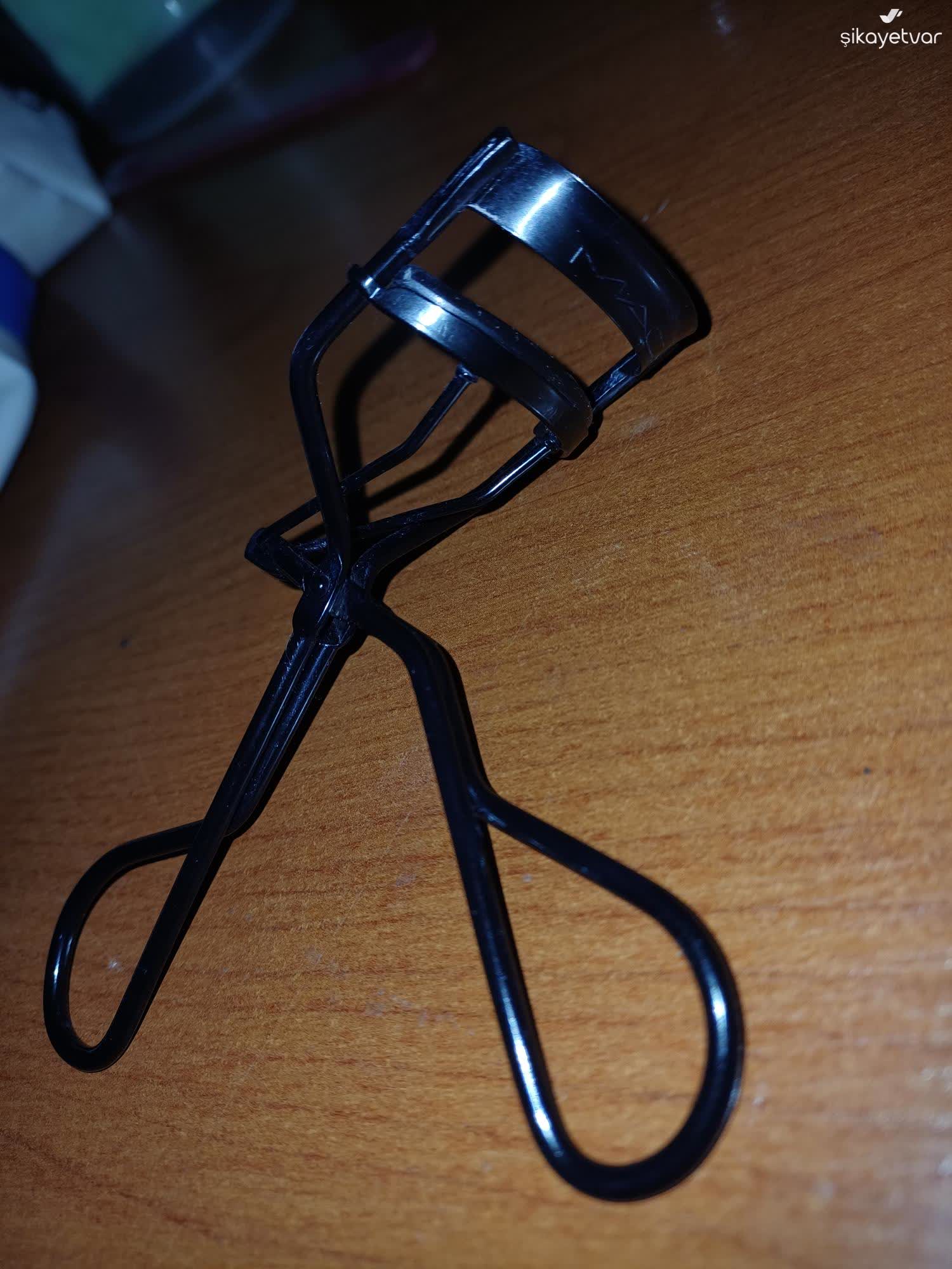 Mac Cosmetics Kirpik Kıvırıcı Kirpik Kesilmesine Neden Oluyor - Şikayetvar