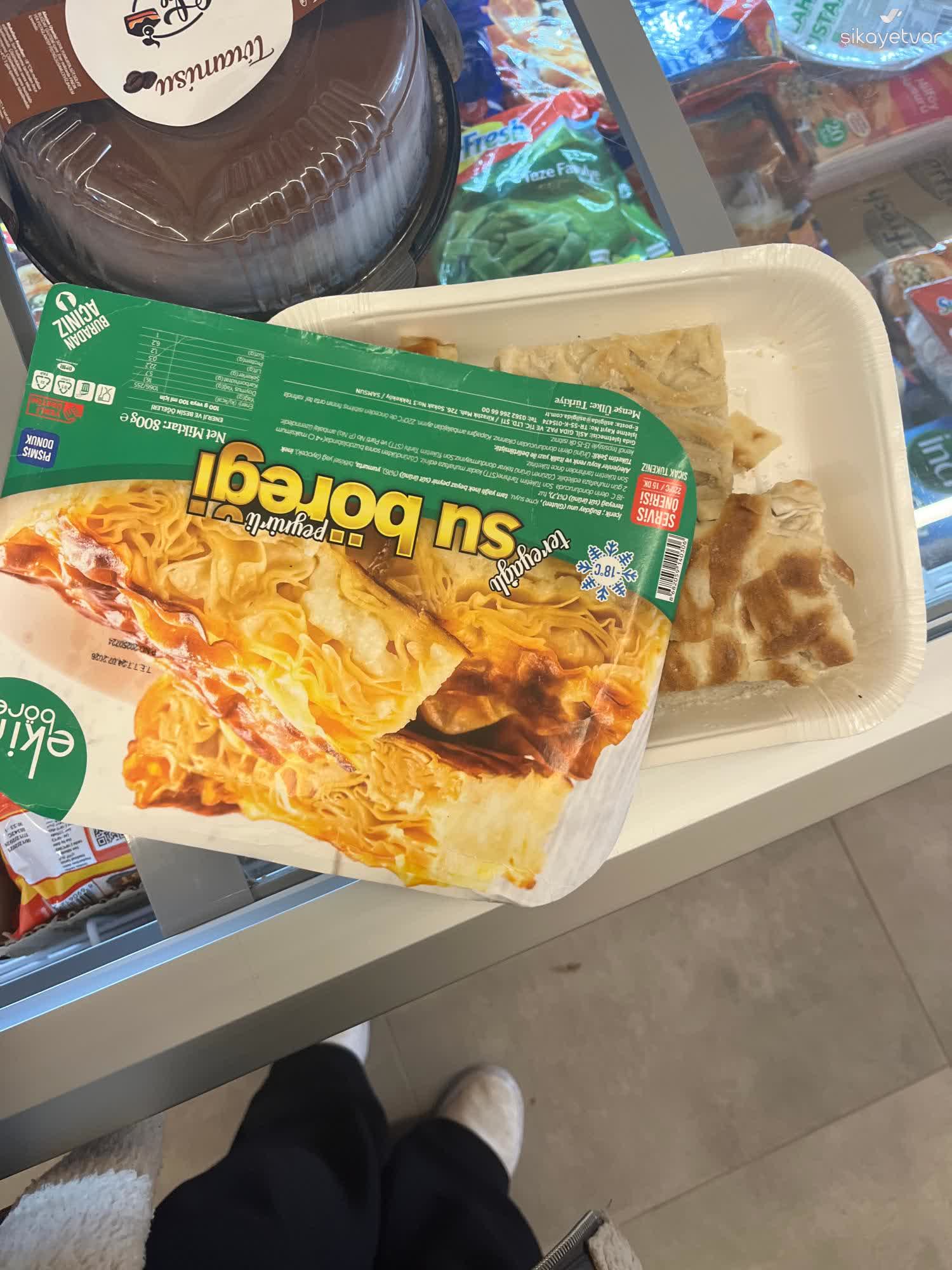 Şok Marketler Şok Market Şubesinde Açık Ambalajlı Donmuş Börek Ve ...