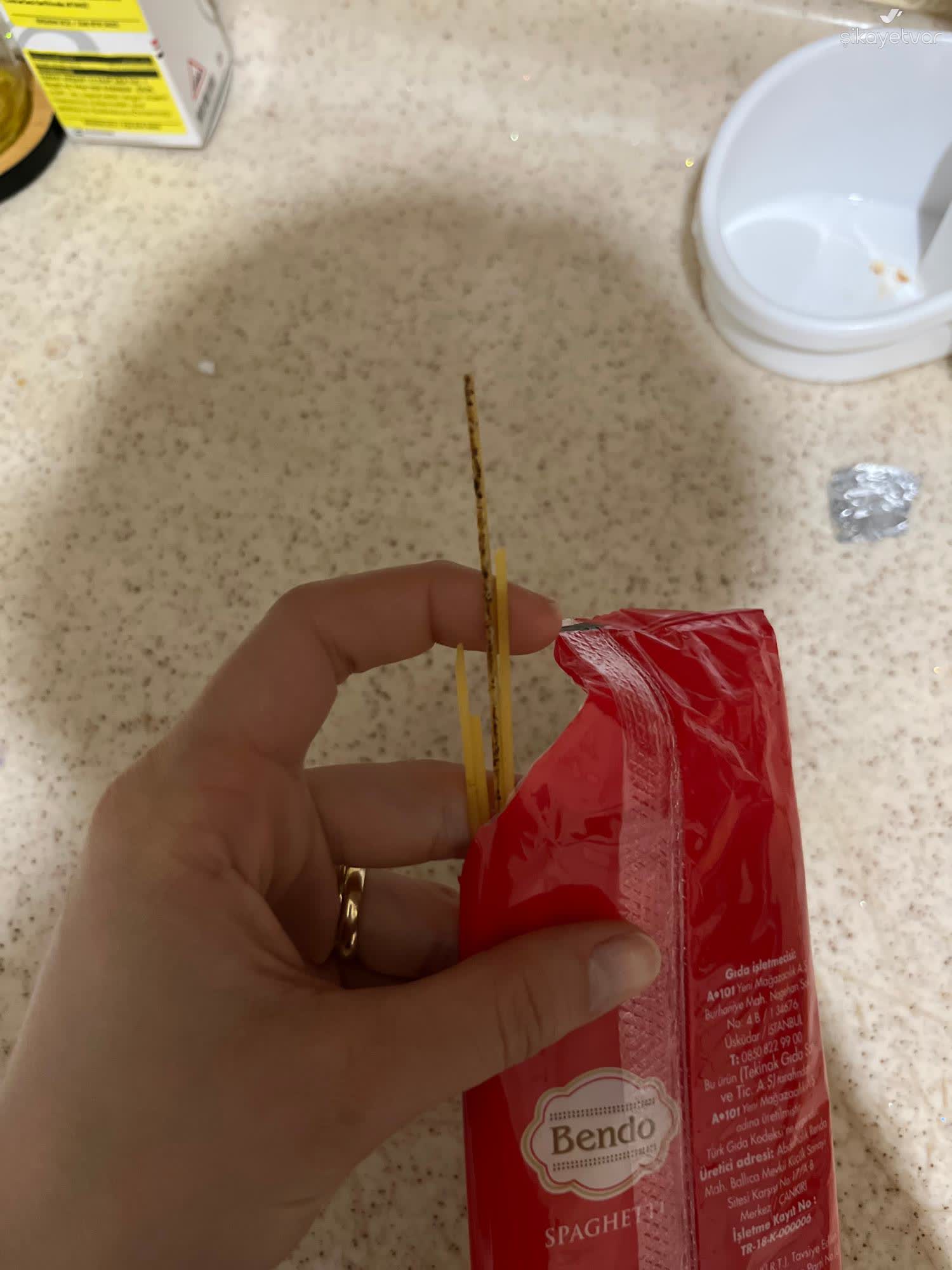 A101 Karacabey Şubesinde Bendo Spaghetti Makarnasında Siyah Lekeler ...